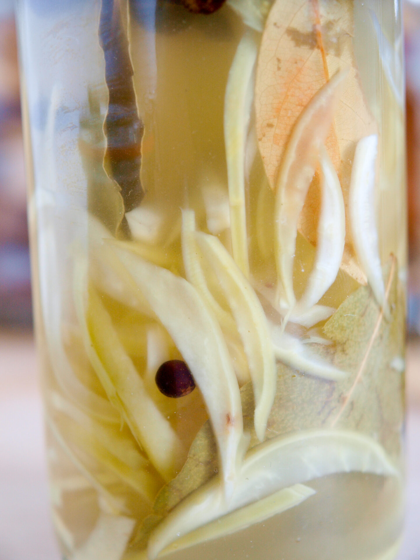 Kohlrabischalen-Pickles – Meh als Rezäpt